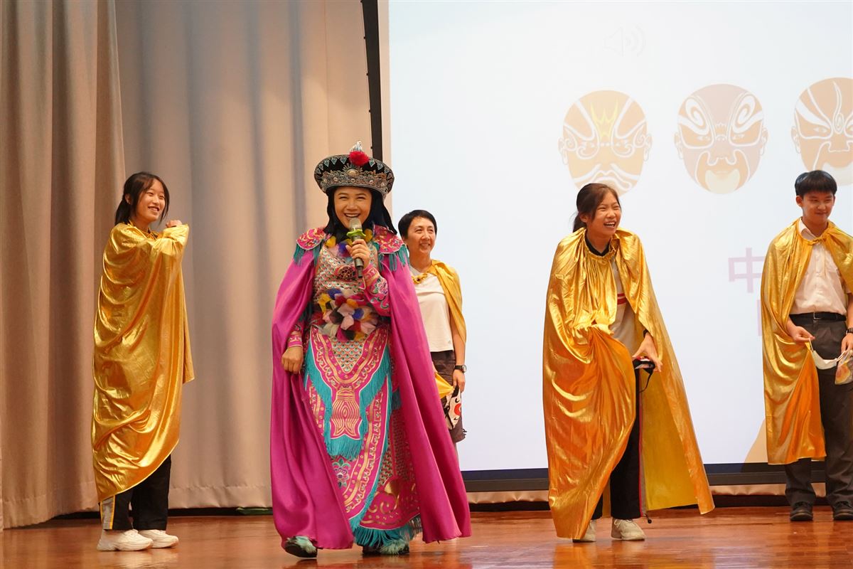 Face Changing in Sichuan Opera